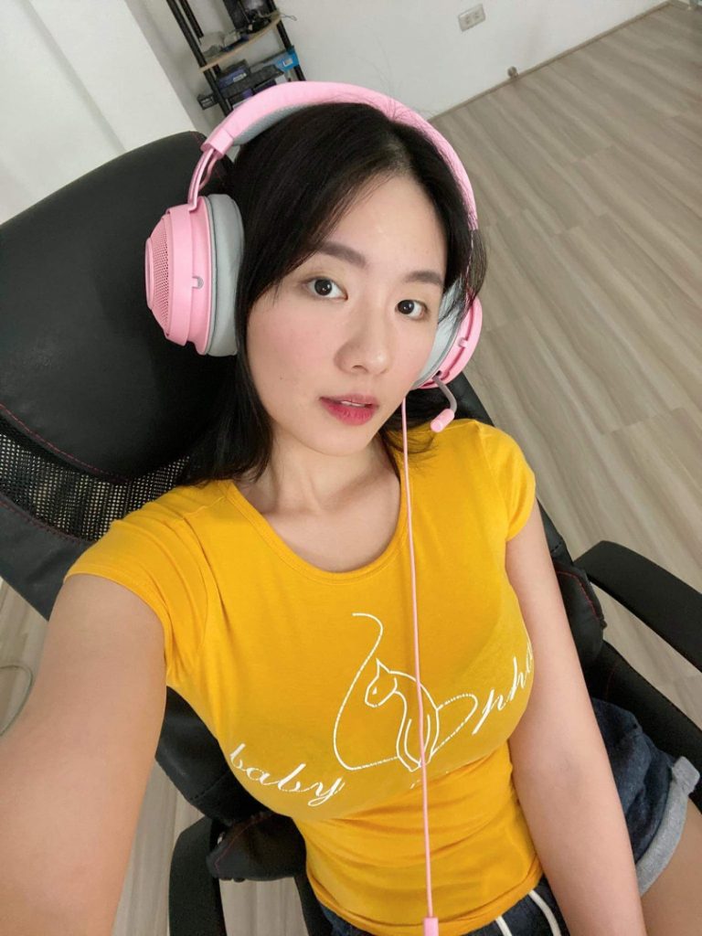 เปิดวาร์ป น้องคริสติน สาวสุดสวยเกมเมอร์